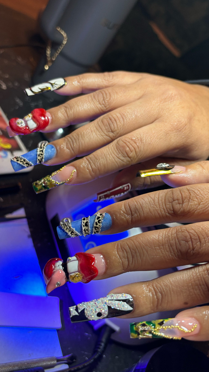 Goldie | Online Booking