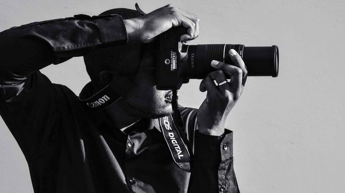 Mas Leon Photography | Book Your Appointment Online Now